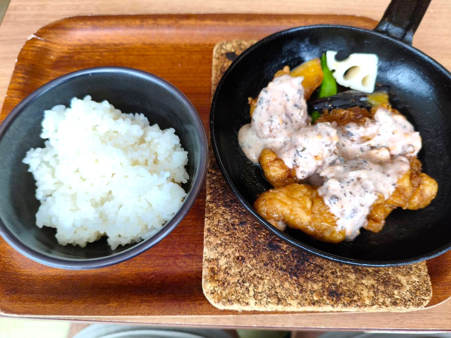 宮崎駅KITENビル8階【3106キッチン】選べるメインのコスパ最高ランチ♪ - ひじり～の孤独のグルメ（宮崎ランチ＆宮崎お買い得情報）